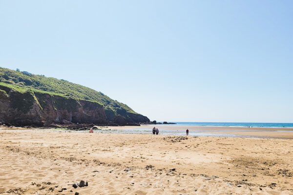 Porthluney Beach Guide | Plan your visit to Cornwall