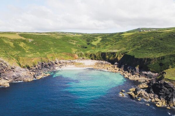Pedn Vounder Beach Guide | Plan your visit to Cornwall