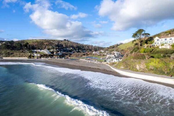 Looe Beach Guide | Plan your visit to Cornwall