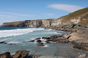Trebarwith Strand Beach Guide | Tide Times, Dogs & Parking